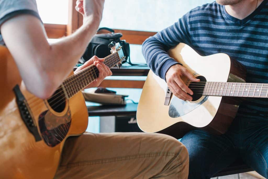 Online Guitar Lessons | Academy of Music
