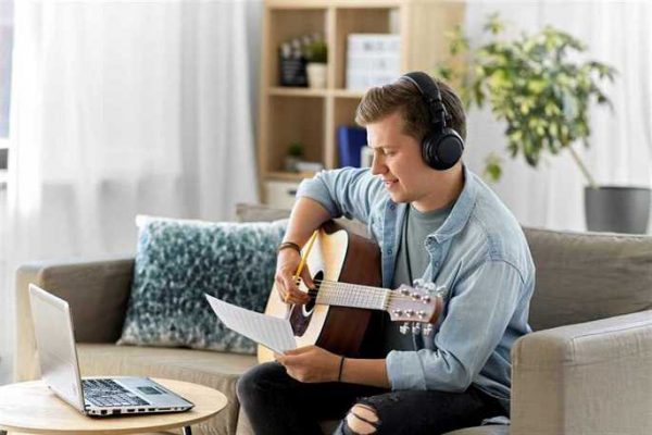 The Benefits Of Online Music Lessons | Academy of Music